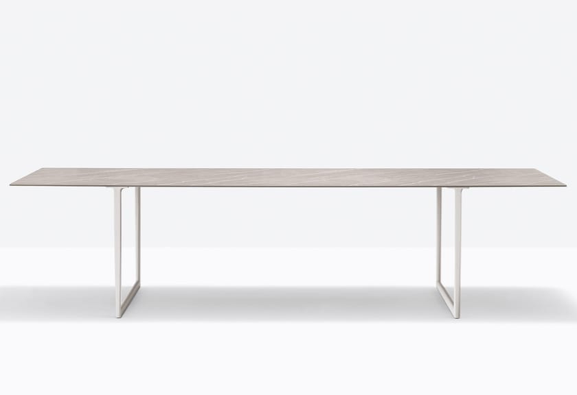 TOA TABLE OUTDOOR mesa By Pedrali diseño Robin Rizzini