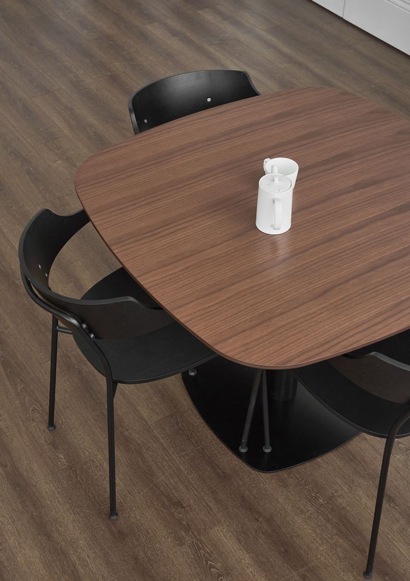 TOFFEE Table à manger carrée en bois By grado design