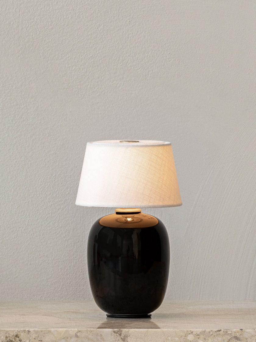 TORSO TABLE LAMP PORTABLE Lámpara de mesa con dimmer By MENU | design ...