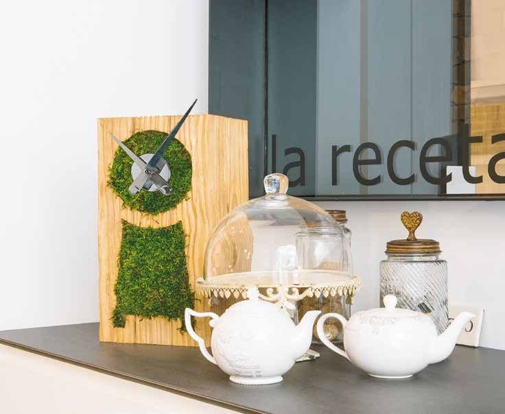 Clock / vegetal frame TOTEM&TOTIM By GREENAREA