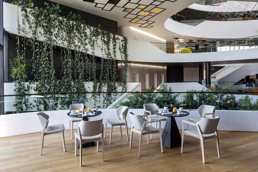 TOWER | Round table By Varaschin design Anki Gneib