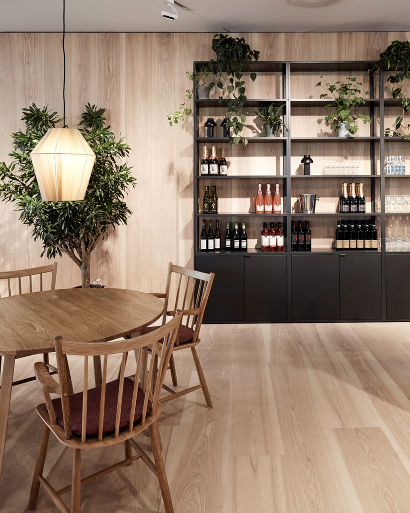 Table ronde en chêne TRIANGLE LEG | Table ronde Collection Triangle Leg ...