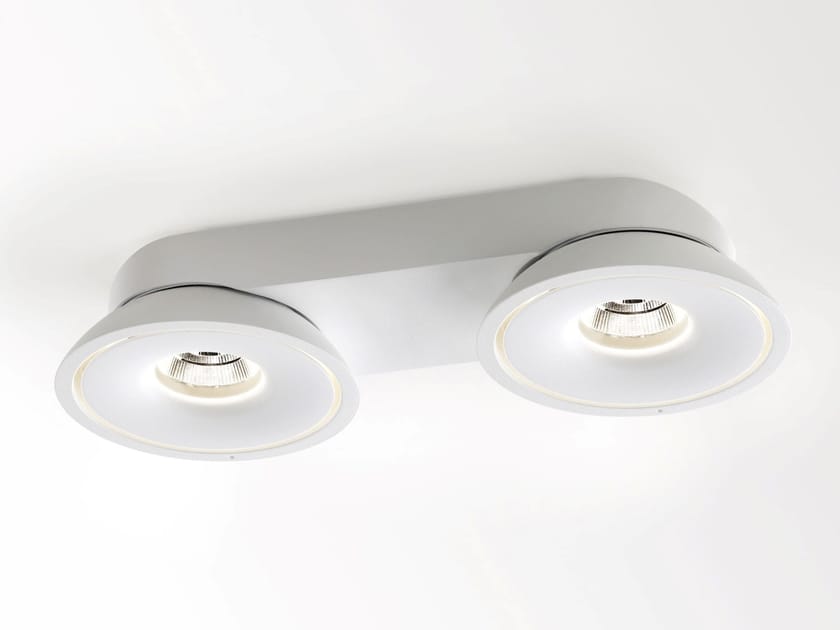 TWEETER ON | Multiple spotlight By Delta Light