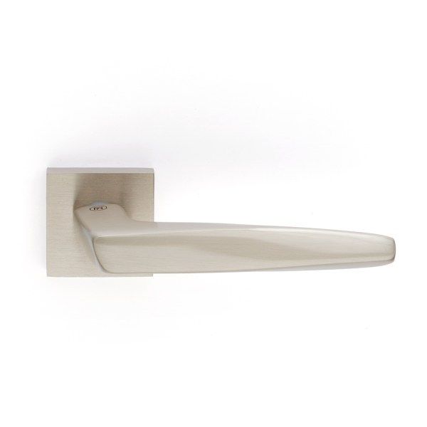 Brass door handle on rose TWIST FASHION By Pasini