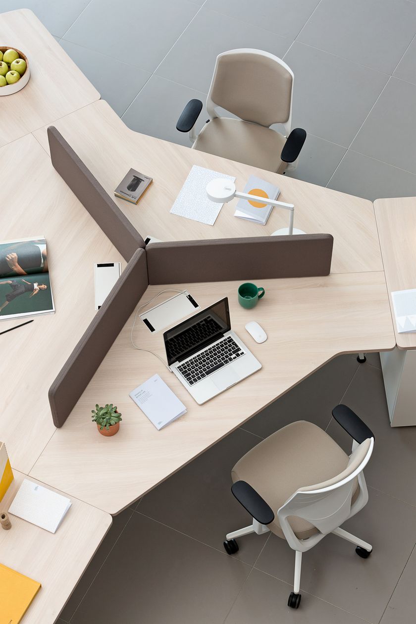 TWIST | Sectional office desk Twist Collection By ACTIU design Enrico ...