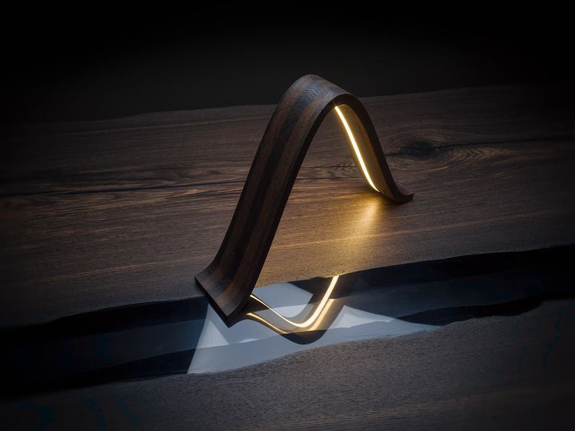 LAMBDA Table lamp By Teúkhō