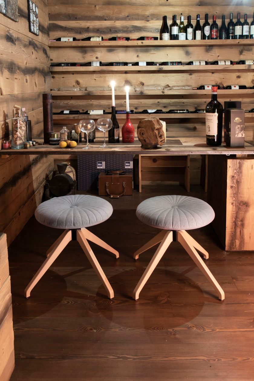 TURNA AROUND Swivel wooden stool By Tonon
