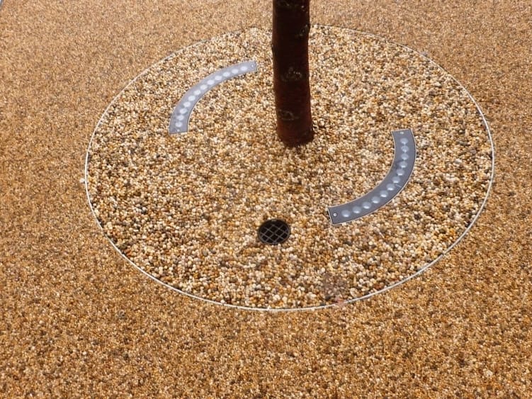 Draining resin Outdoor continous flooring TREE PITS By SureSet
