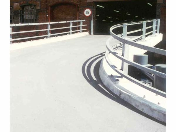 Sistema di rivestimento flessibile in poliuretano DECKSHIELD HD ...