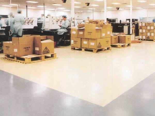 Pavimento industriale in resina FLOWSEAL EPW - Tremco CPG Europe ...