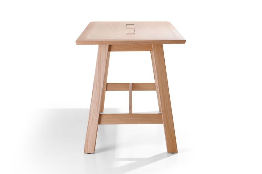ZUEL Rectangular solid wood table By True Design