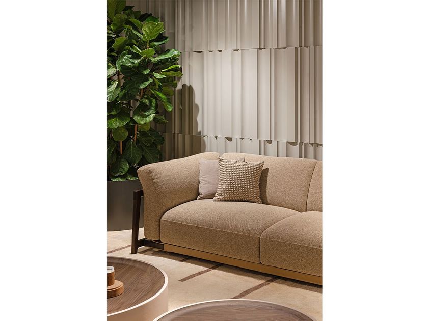 KYMA Sofa in fabric and leather for living areas By Turri