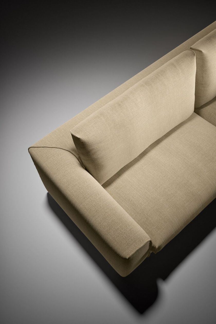 RAPHAEL Sofa By Twils