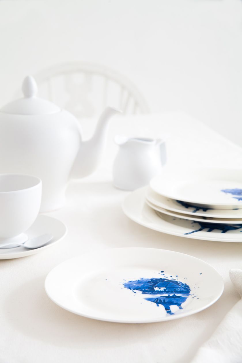 Dinner plate UNDERCOVER ANTIQUE By Mineheart