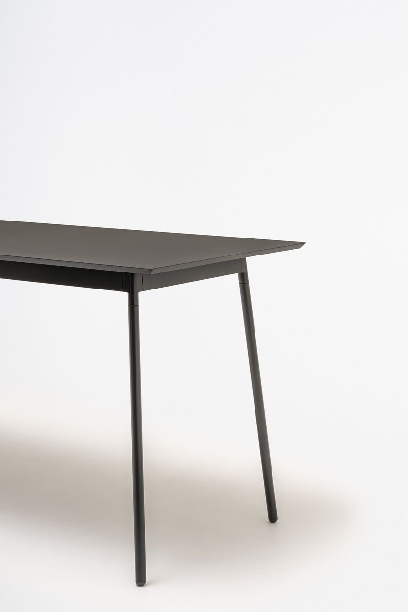 UNIT | Mesa alta By MDD diseño Dirk Winkel