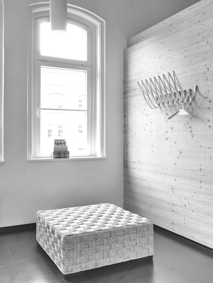 UPON | Wall-mounted coat rack By Schönbuch design Stefan Diez