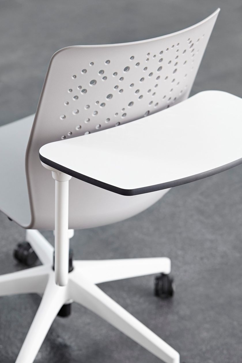 URBAN-BLOCK Konferenzstuhl mit Tablar By ACTIU