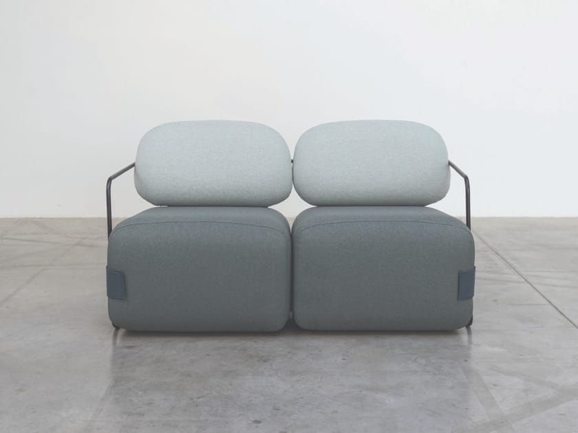 Canapé rembourré avec structure métal et tissus recyclés USOFA ...