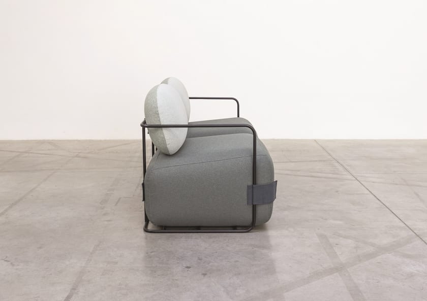 Canapé rembourré avec structure métal et tissus recyclés USOFA ...