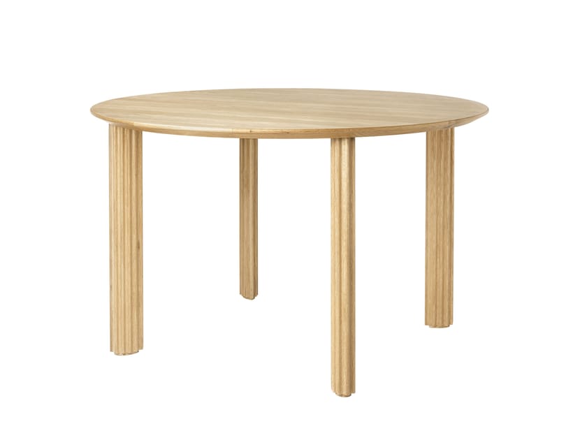 COMFORT CIRCLE Round oak dining table By Umage