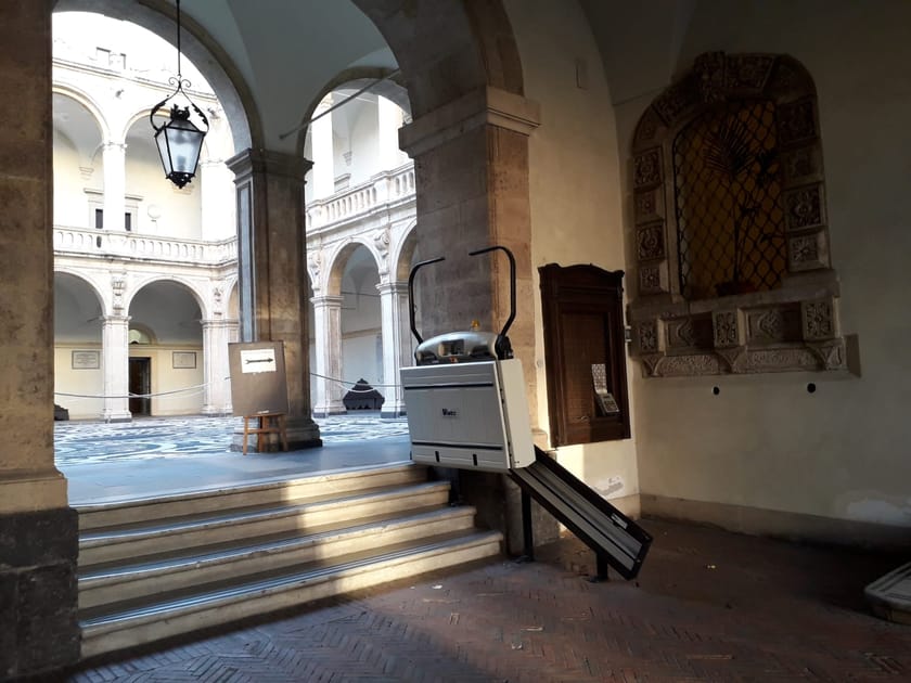 V64 Stairlift By Vimec