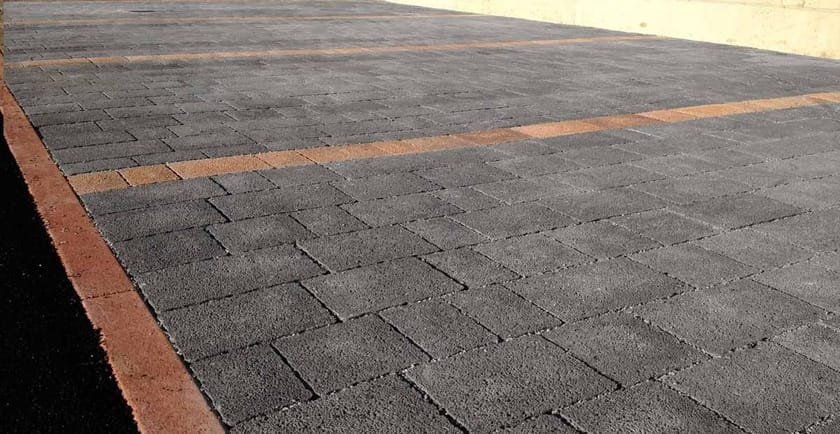 Pavé autobloquant en béton V8-V10 By FERRARI BK