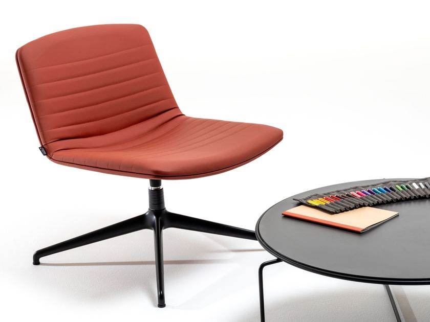UNION LOUNGE Swivel easy chair with spoke base with padded seat By VAGHI