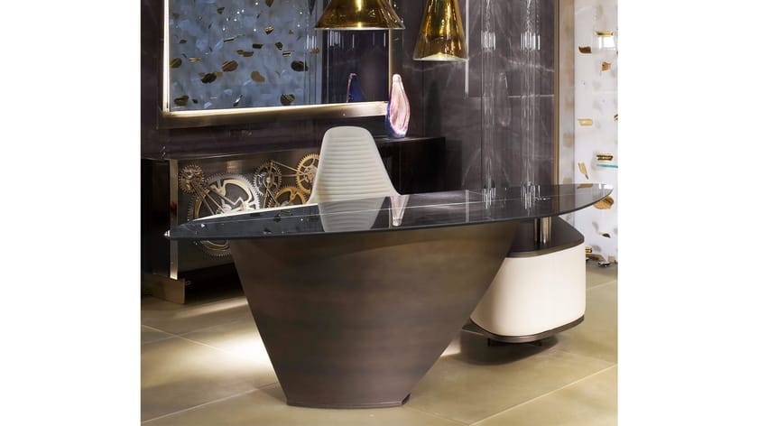 VELE Oval office desk By Reflex | design Riccardo Lucatello