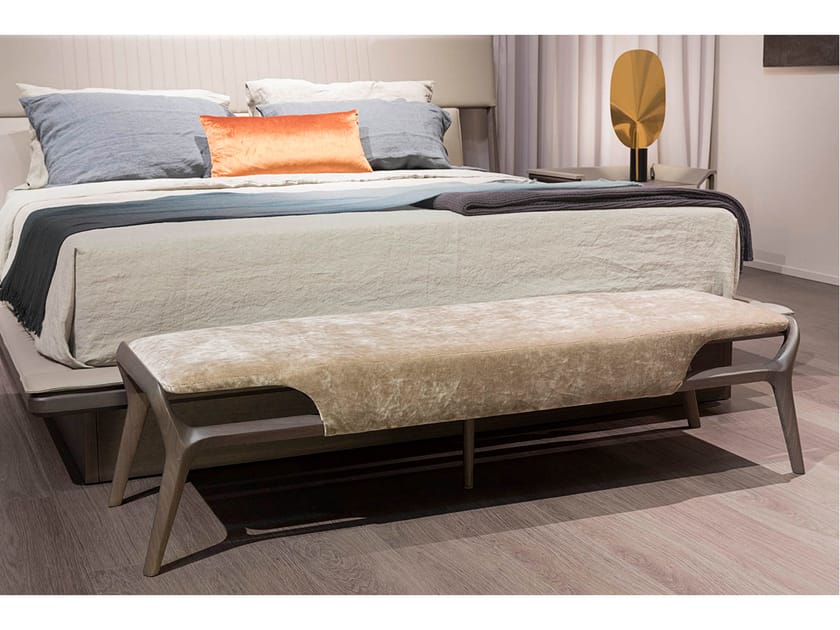 VINE Velvet bench By Turri | design Jiang Feng