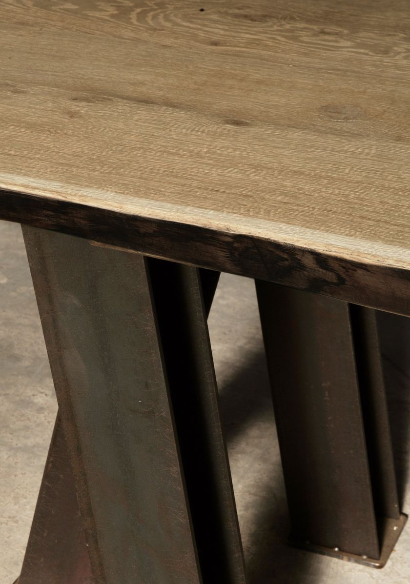 Custom oak table VIR MTM By Heerenhuis