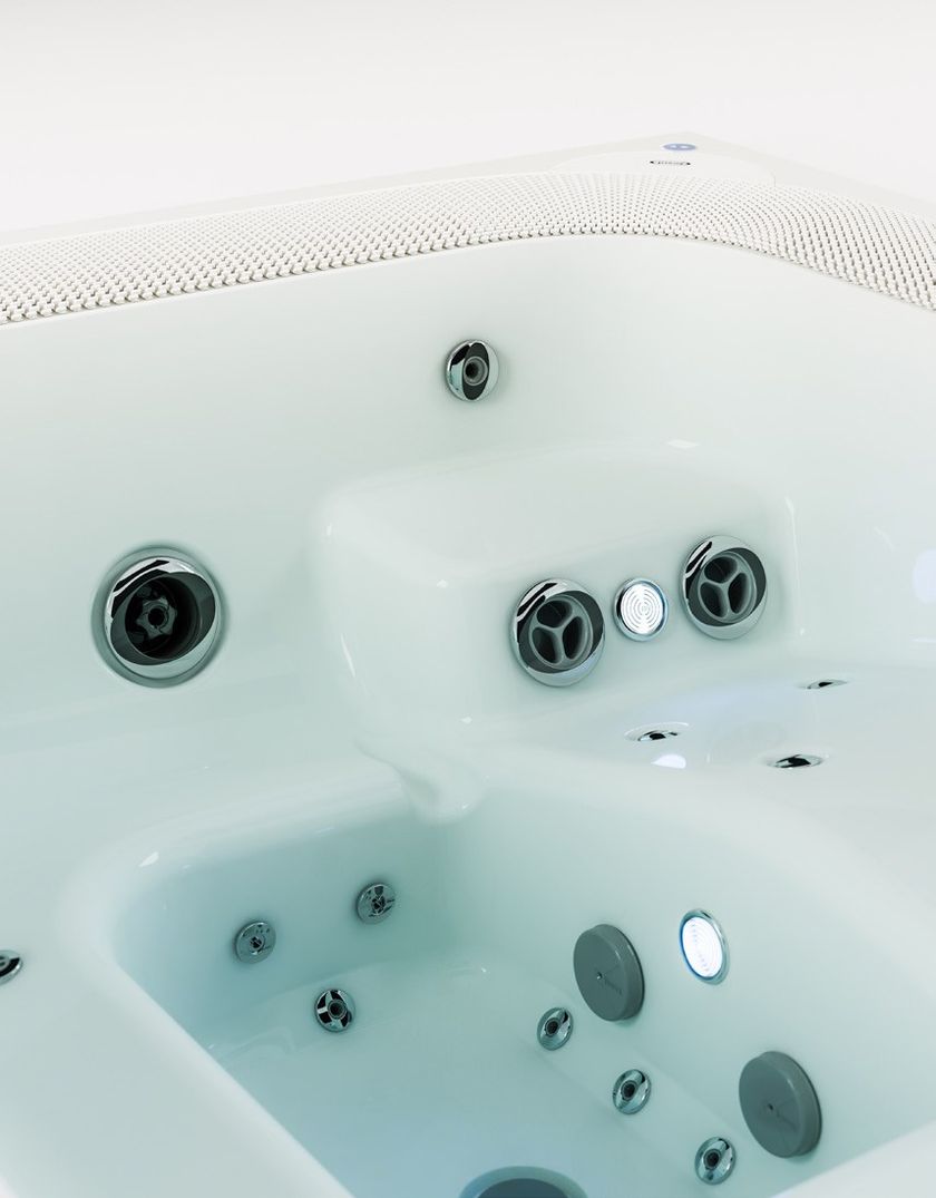 VIRTUS Rectangular hydromassage outdoor acrylic hot tub By Jacuzzi ...