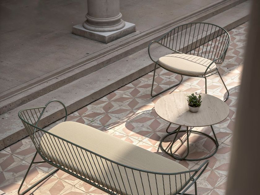 CELESTIA Low lounge chair By Venedia