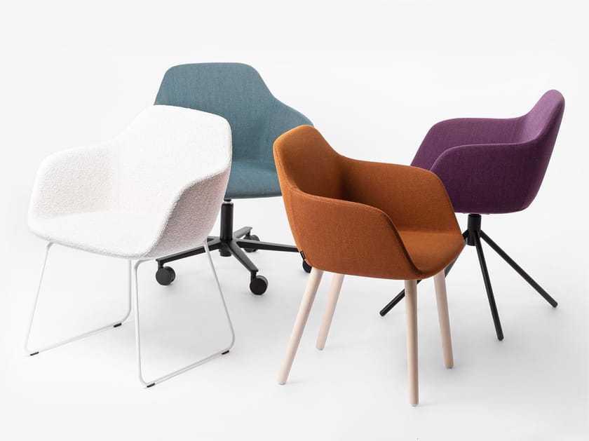 RIALTINA Sled base chair with armrests By Venedia