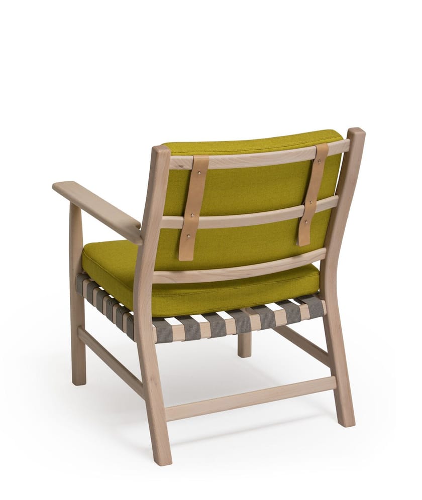 MEDITERRÁNEA Beech easy chair with armrests By Vergés