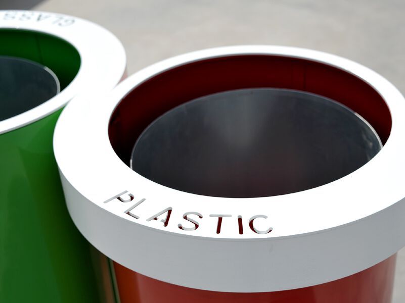 ESSE-O Litter bin By Viscio Urban Design