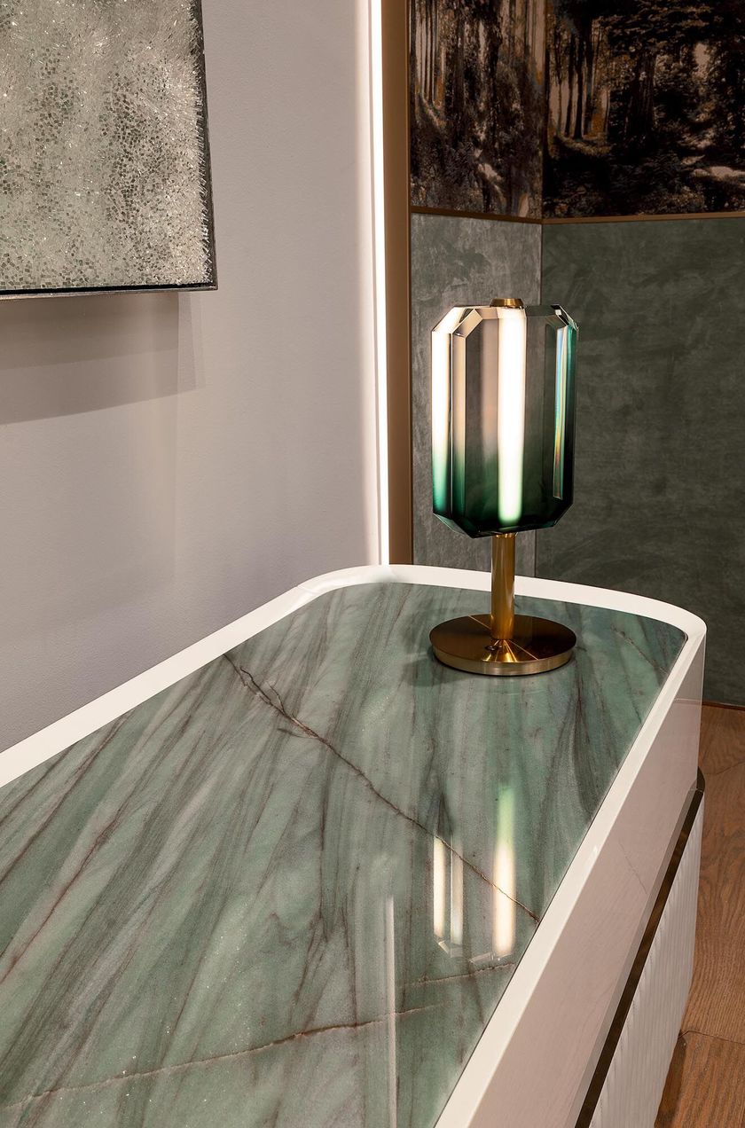 LUCENTE Lampada da tavolo By Visionnaire | design Gupica