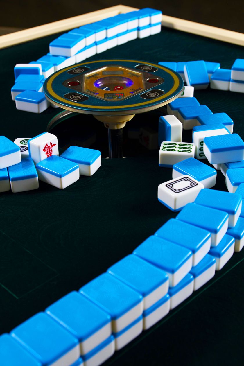 MING Mahjong game table By Vismara Design
