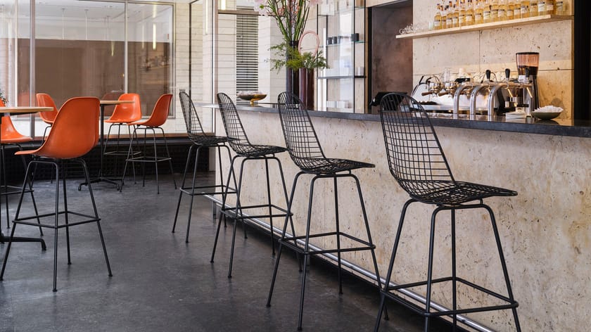 WIRE STOOL MEDIUM Stool By Vitra | design Charles & Ray Eames