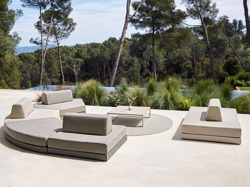PIXEL Low garden side table By Vondom