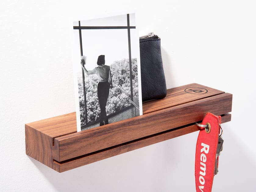 WALNUT KEY HOLDER #01 Wall shelf By weld & co