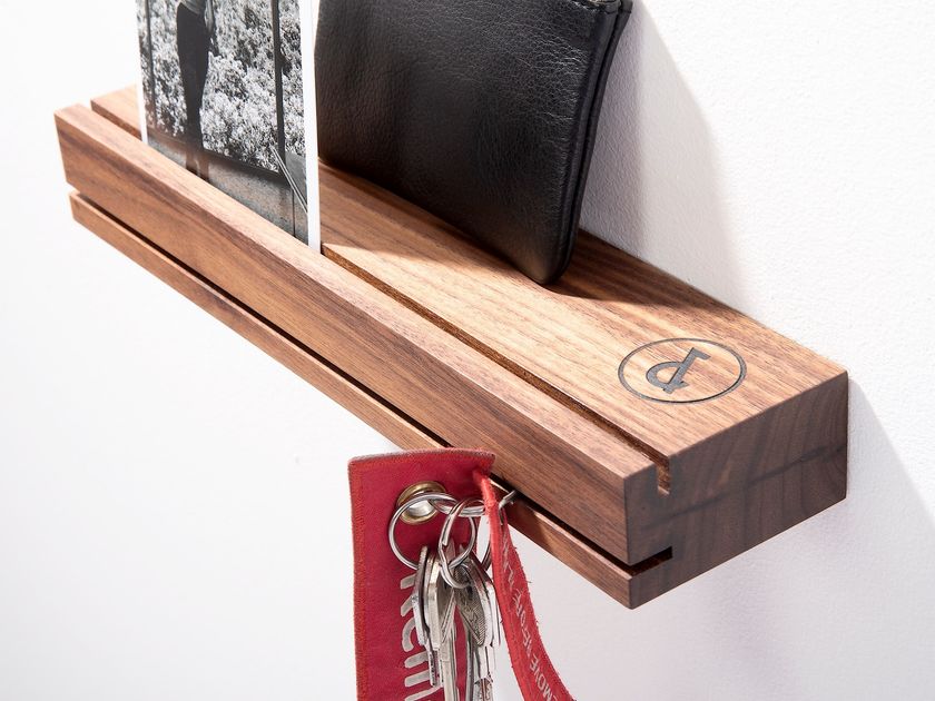 WALNUT KEY HOLDER #01 Wall shelf By weld & co