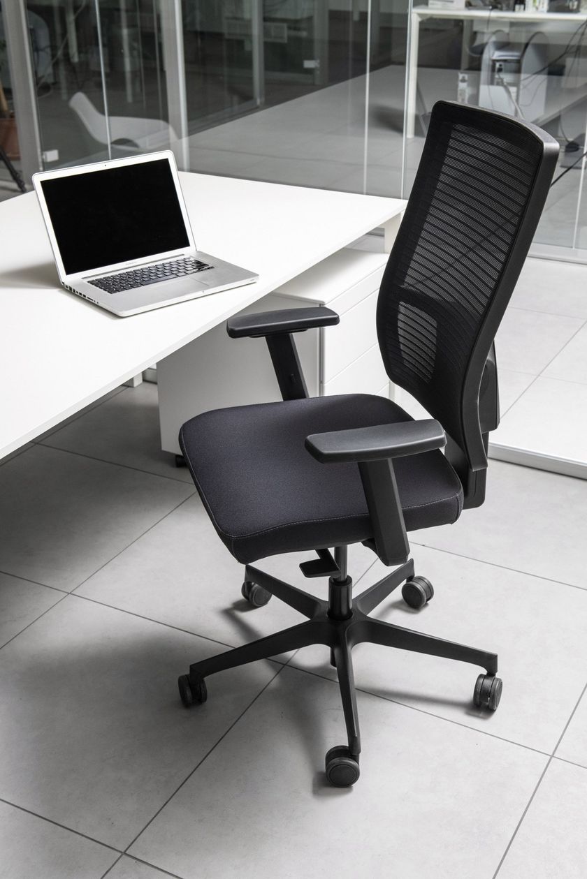 WASHINGTON Office chair with armrests with 5-Spoke base By AP Factor