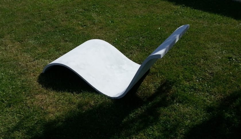 Bain de soleil en béton WAVE By betton design Bronislav Javora