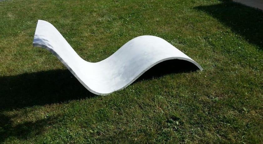 Bain de soleil en béton WAVE By betton design Bronislav Javora