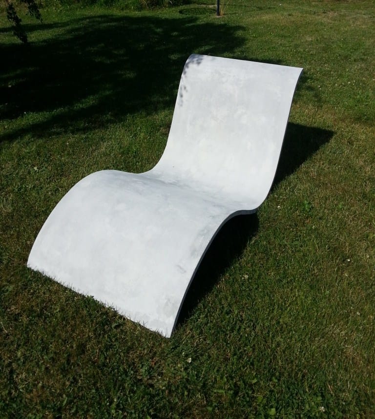 Bain de soleil en béton WAVE By betton design Bronislav Javora