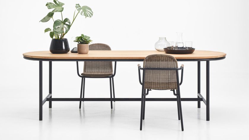 WICKED | Garden table By Vincent Sheppard design Alain Gilles