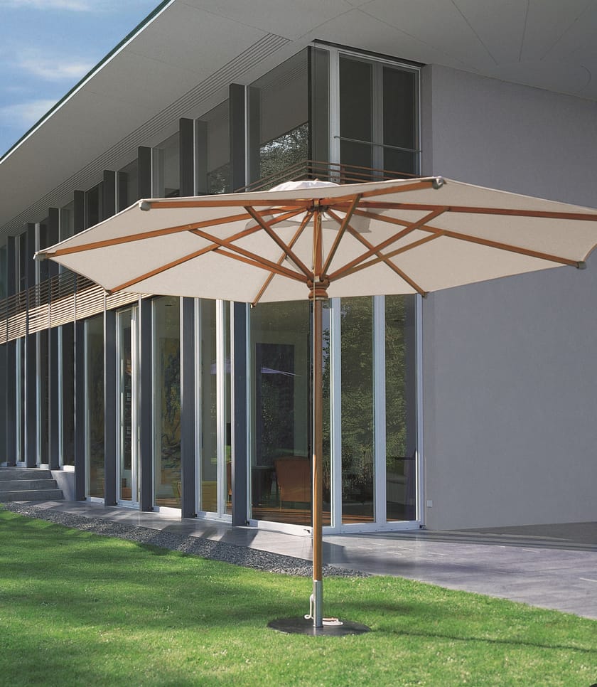 Parasol orientable en bois WOODLINE By FISCHER MÖBEL