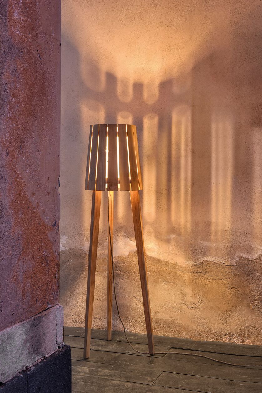 WOODY 户外落地灯 By Ethimo | design Marc Sadler