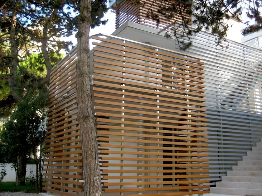 WOODN VERSATILIS Baranda de madera sintética By Woodn Greenwood