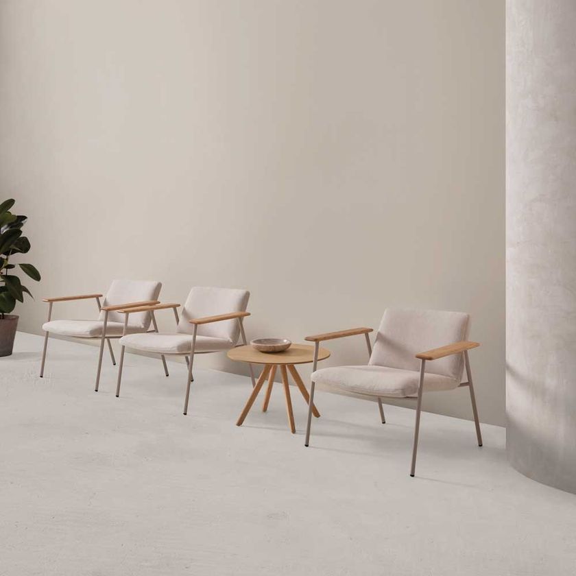 XAIL | Fabric easy chair By INCLASS